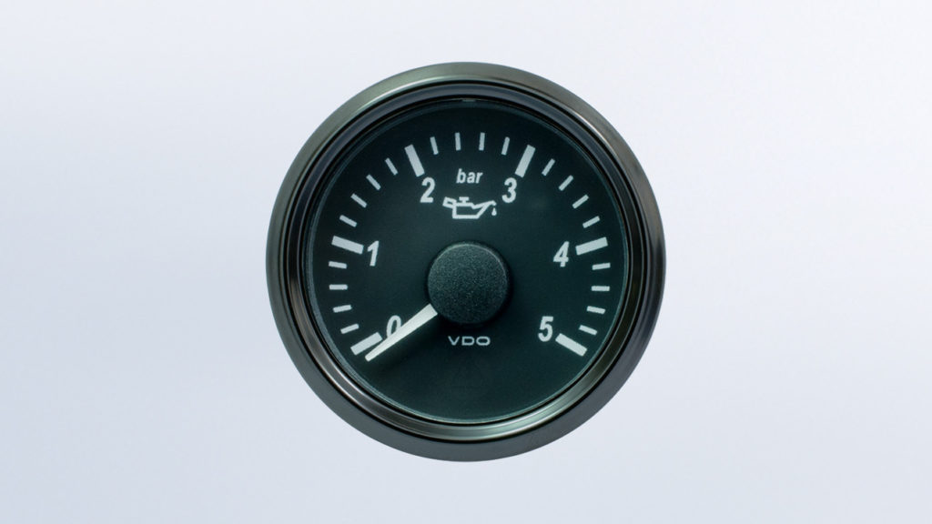 2 1/16in (52mm) 5bar oil pressure gauge. - VDO Instruments